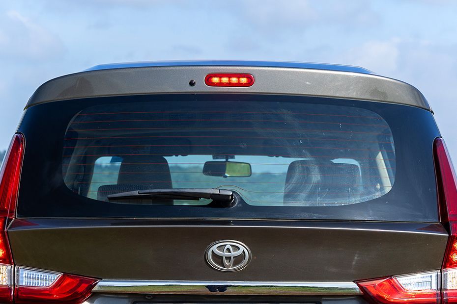 Toyota Rumion Images, Rumion Interior & Exterior Photos, 360 View ...