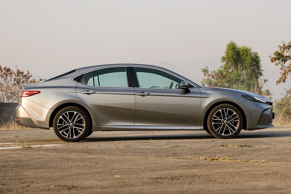 Toyota Camry Images, Camry Interior & Exterior Photos, 360 View, Videos ...