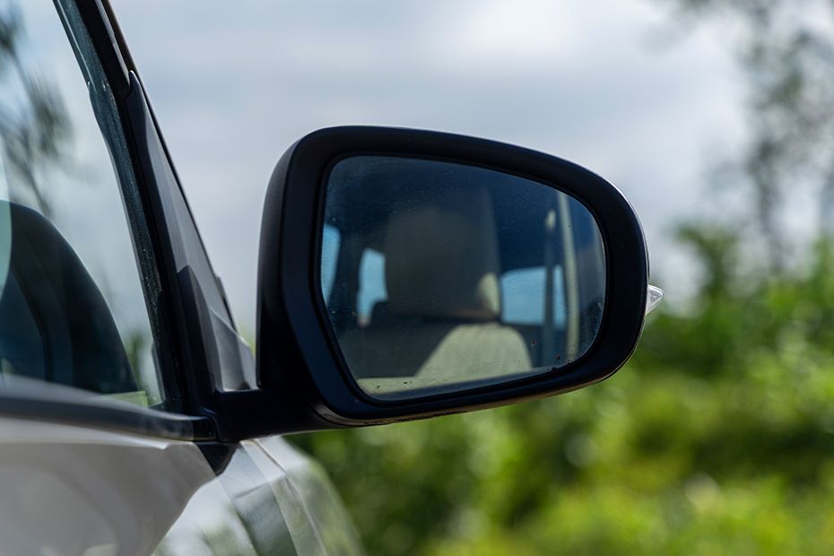Toyota Rumion Images, Rumion Interior & Exterior Photos, 360 View ...
