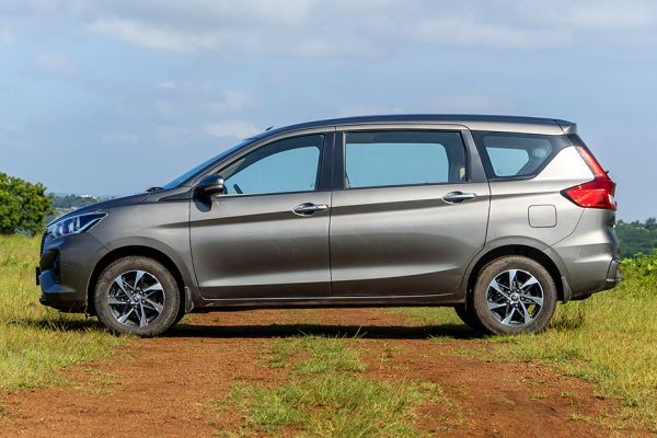 Toyota Rumion E - On Road Price, RTO, Insurance, Features, Colours ...