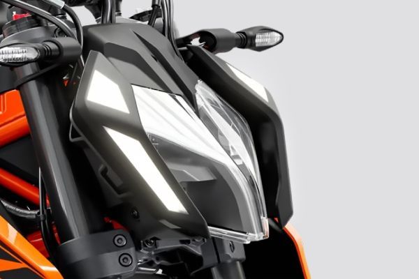 KTM 390 Duke R Price - Mileage, Images, Colours | ZigWheels