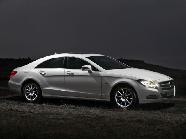 Mercedes-Benz CLS350 BlueEfficiency : ZigWheels First Drive Pics!