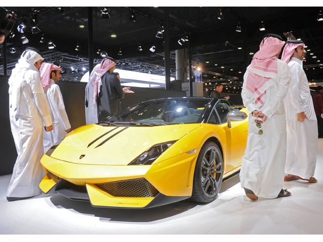 Bugatti and Lamborghini at the 2012 Qatar Motor Show : In Pictures!