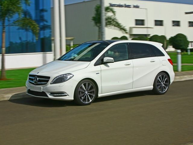 2013 Mercedes-Benz B-Class: ZigWheels First Drive Pics!