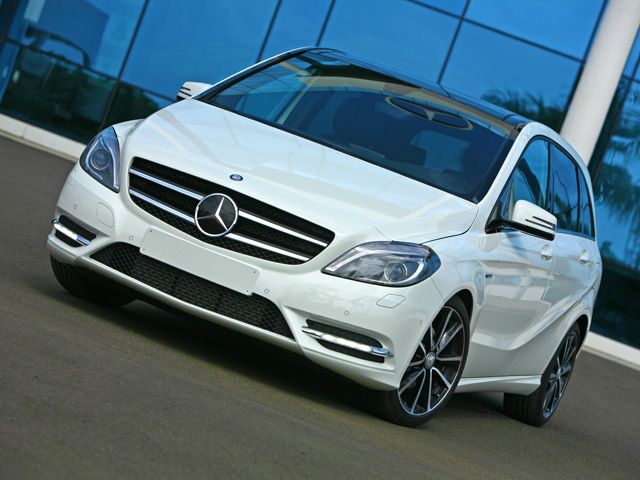 2013 Mercedes-Benz B-Class: ZigWheels First Drive Pics!