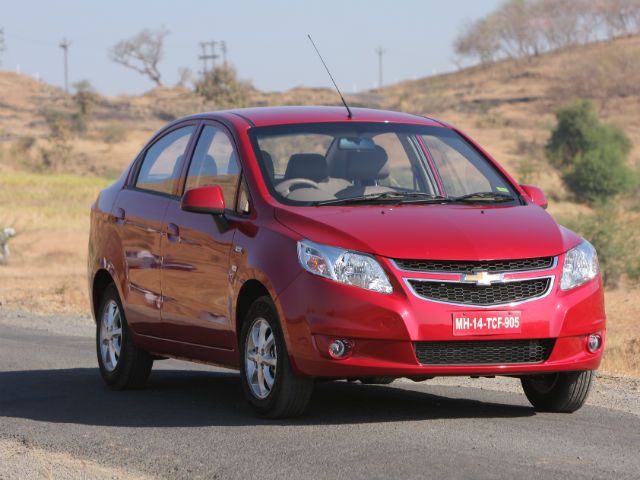 Chevrolet Sail Sedan : ZigWheels First Drive Pics!