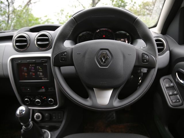 2014 Renault Duster 4x4: Review Picture Gallery