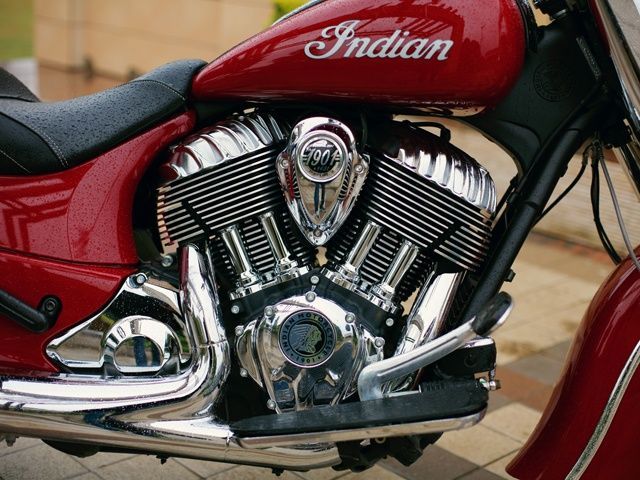2014 Indian Chief Classic: First Ride Pics @ ZigWheels
