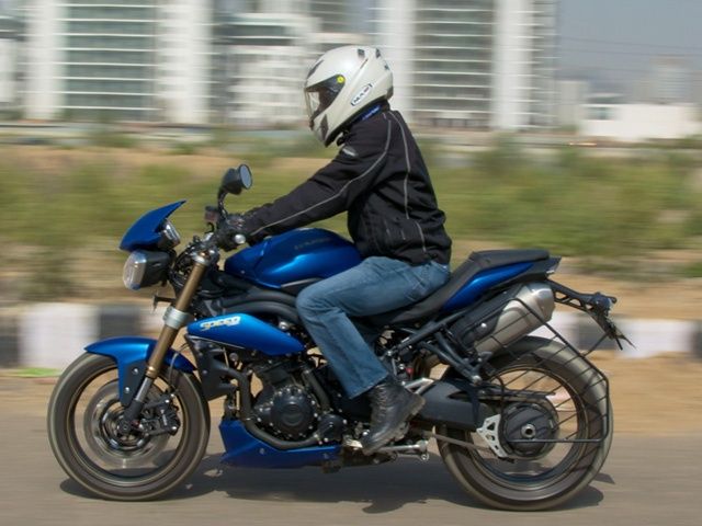 2014 Triumph Speed Triple Review: Gallery