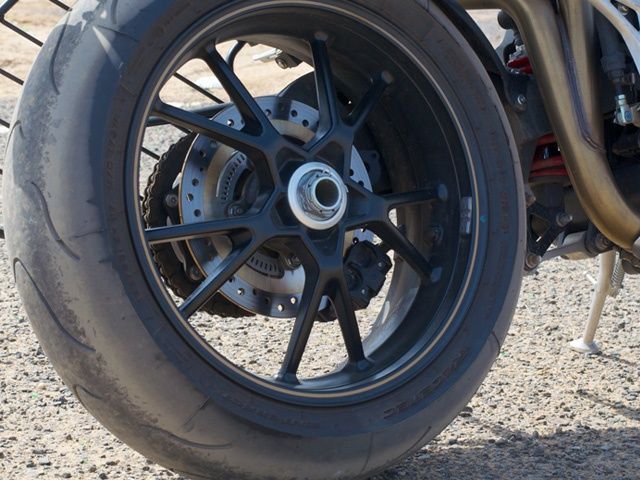 2014 Triumph Speed Triple Review: Gallery