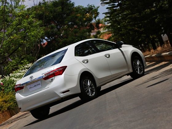 2014 Toyota Corolla Altis: Review in pictures!