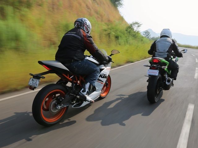KTM RC 390 vs Kawasaki Ninja 300 Picture Gallery