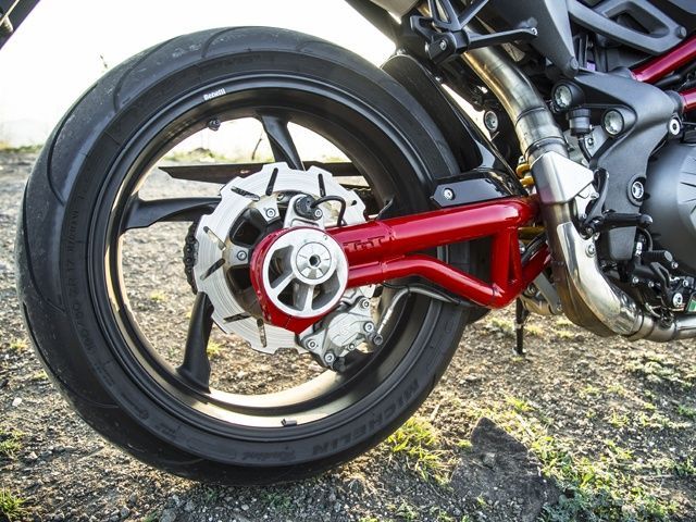 DSK Benelli TNT 899 Photo Gallery India Review