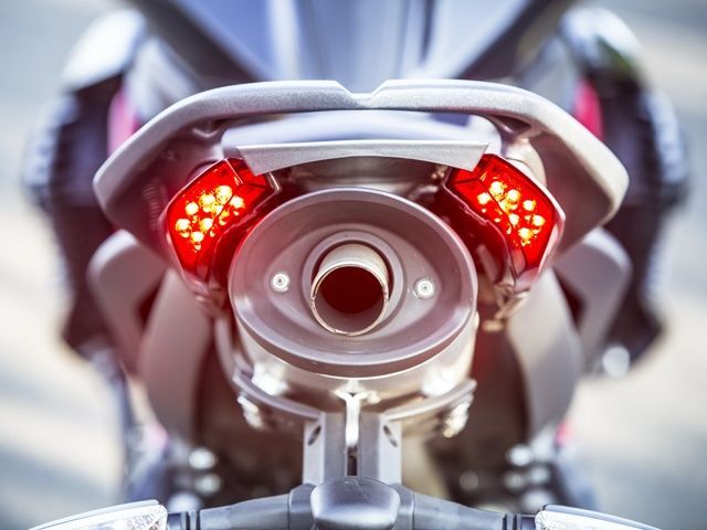 DSK Benelli TNT 899 Photo Gallery India Review