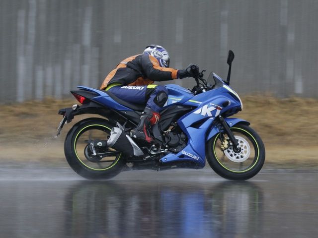 Suzuki Gixxer SF First Ride Review Photo Gallery