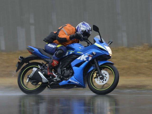 Suzuki Gixxer SF First Ride Review Photo Gallery