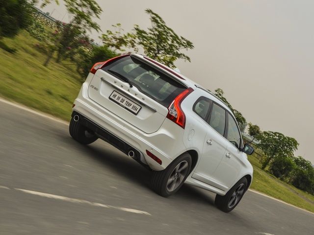 Volvo XC60 R-Design review photo gallery