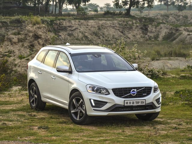 Volvo XC60 R-Design review photo gallery