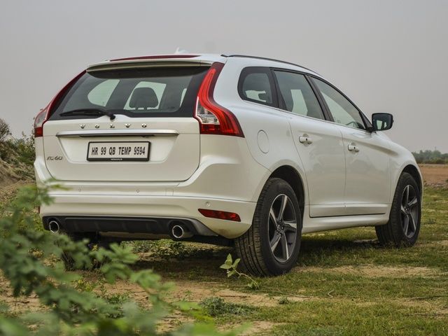 Volvo XC60 R-Design review photo gallery