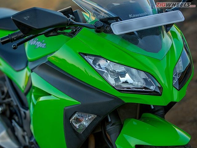 Yamaha YZF-R3 vs Kawasaki Ninja 300 vs KTM RC390: Comparison Photo Gallery
