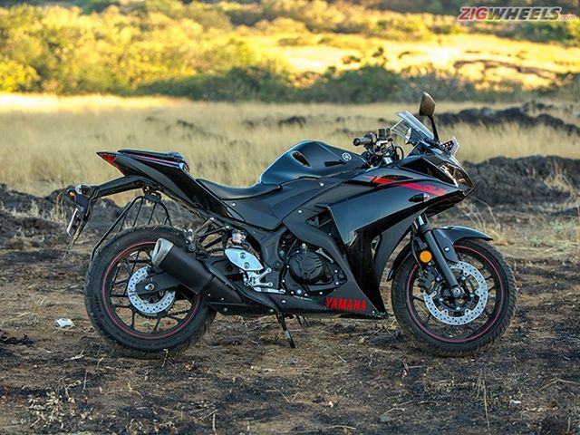 Yamaha YZF-R3 vs Kawasaki Ninja 300 vs KTM RC390: Comparison Photo Gallery