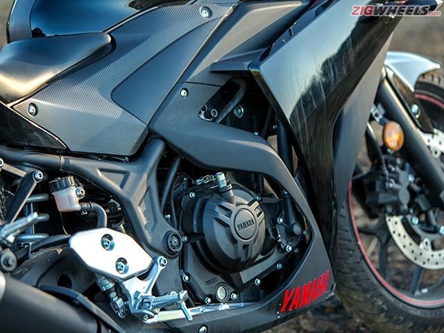 Yamaha YZF-R3 vs Kawasaki Ninja 300 vs KTM RC390: Comparison Photo Gallery