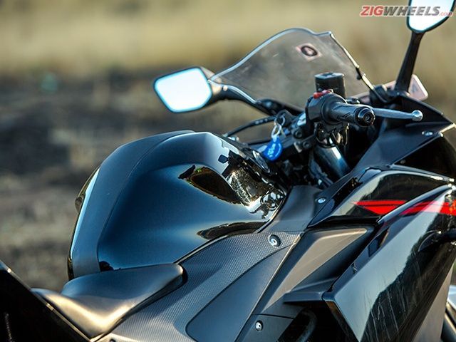 Yamaha YZF-R3 vs Kawasaki Ninja 300 vs KTM RC390: Comparison Photo Gallery