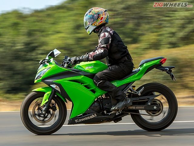Yamaha YZF-R3 vs Kawasaki Ninja 300 vs KTM RC390: Comparison Photo Gallery