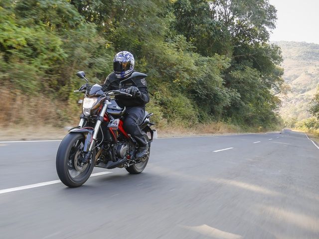 Benelli TNT 300 from DSK MotoWheels Review Photo Gallery