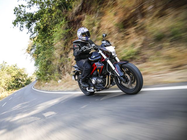 Benelli TNT 300 from DSK MotoWheels Review Photo Gallery