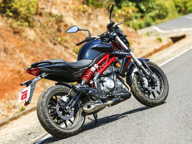 Benelli TNT 300 from DSK MotoWheels Review Photo Gallery