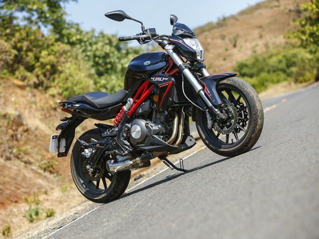 Benelli TNT 300 from DSK MotoWheels Review Photo Gallery