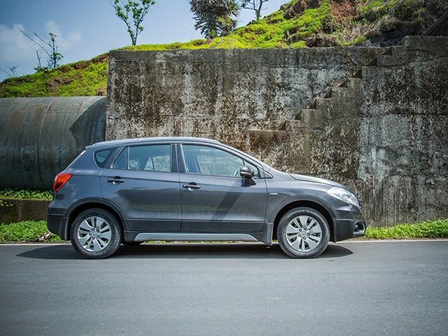 Maruti Suzuki S-Cross: Exterior Review Photo Gallery