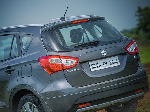 Maruti Suzuki S-Cross: Exterior Review Photo Gallery