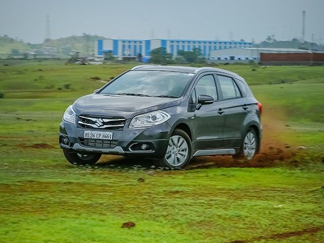 Maruti Suzuki S-Cross: Exterior Review Photo Gallery
