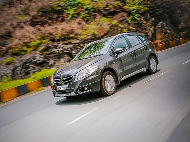 Maruti Suzuki S-Cross: Exterior Review Photo Gallery