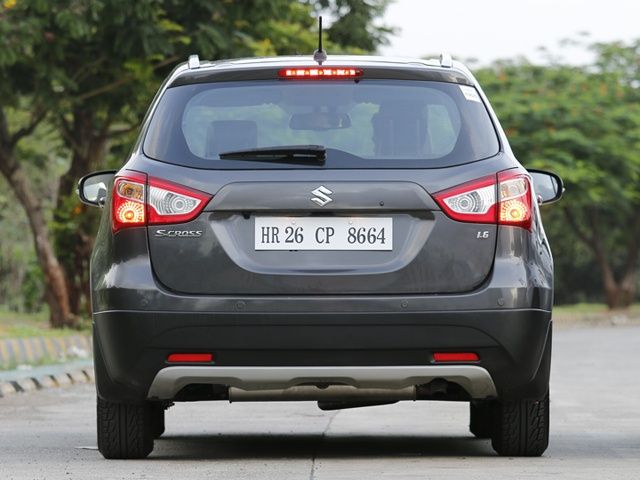 Maruti Suzuki S-Cross: Exterior Review Photo Gallery
