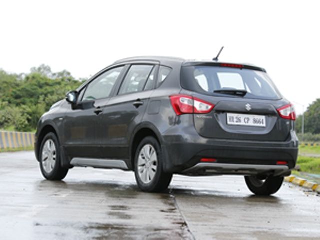 Maruti Suzuki S-Cross: Exterior Review Photo Gallery