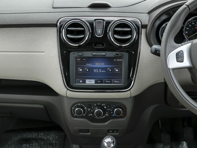 Renault Lodgy Stepway Interior and Features Photo Gallery