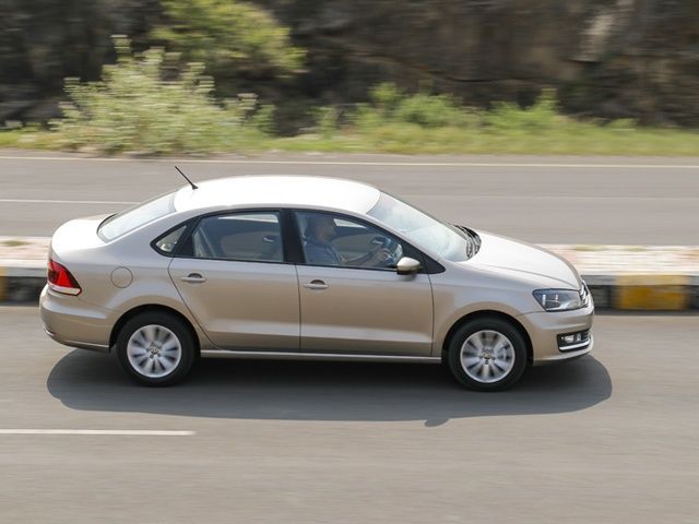 Facelift Volkswagen Vento 2015: Features Photo Gallery