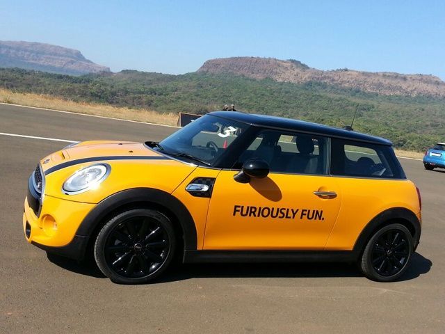 Mini Cooper 3 DOOR Images, 3 DOOR Interior & Exterior Photos, 360 View ...