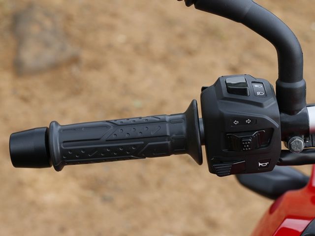 Bajaj Pulsar AS150 Design & Features Review Photo Gallery