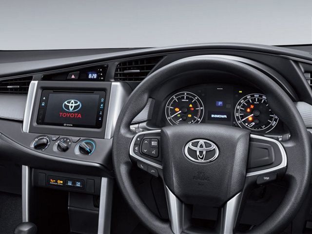 2016 Toyota Innova: Photo Gallery