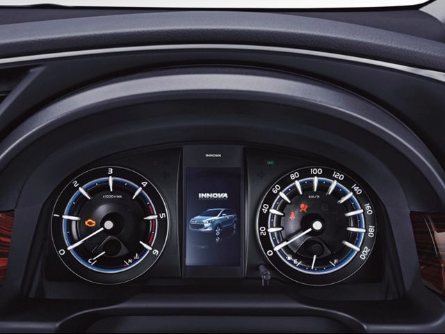 2016 Toyota Innova: Photo Gallery
