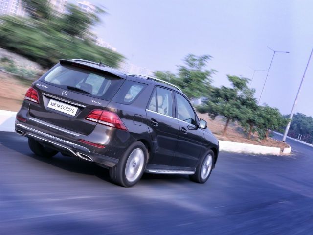Mercedes-Benz GLE 350d exterior review photo gallery