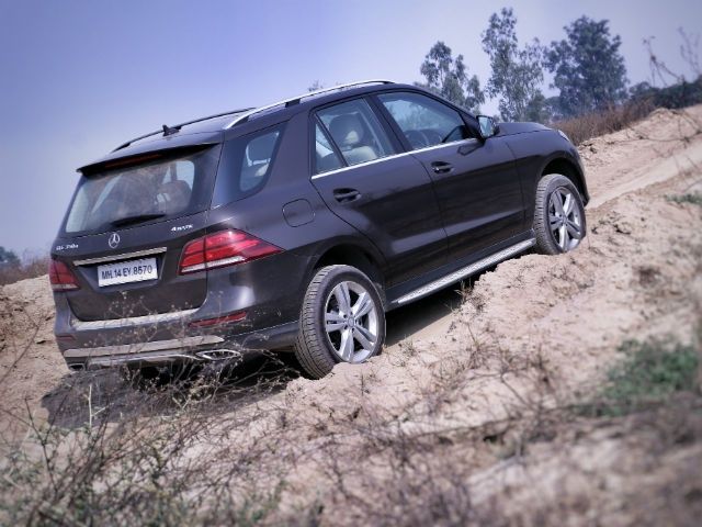 Mercedes-Benz GLE 350d exterior review photo gallery