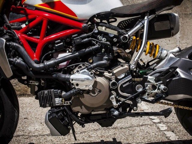 Custom Ducati Monster 1200: Photo Gallery