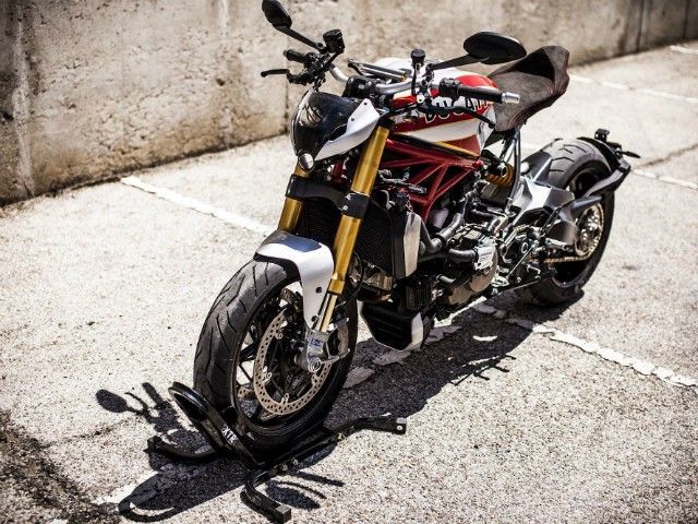 Custom Ducati Monster 1200: Photo Gallery