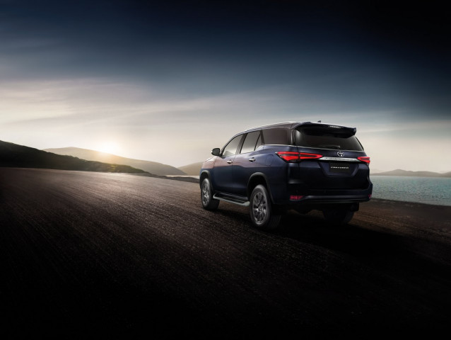 Toyota Fortuner First Look: In Detailed Pictures @ ZigWheels