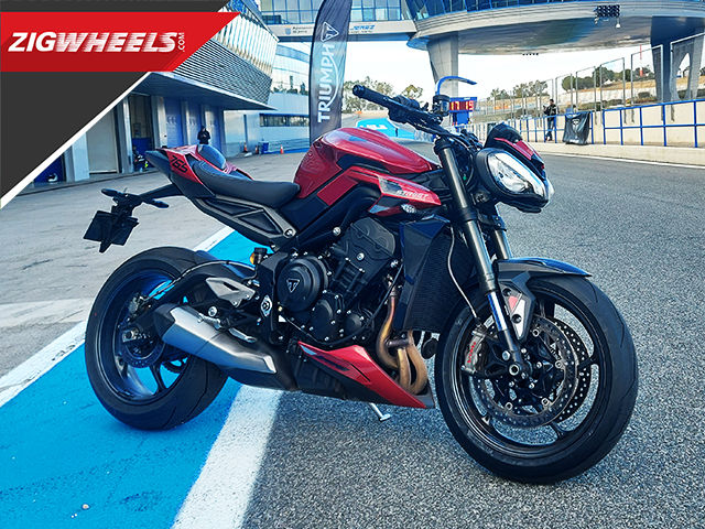 2023 Triumph Street Triple RS Walkaround | The Most Powerful Bike In ...